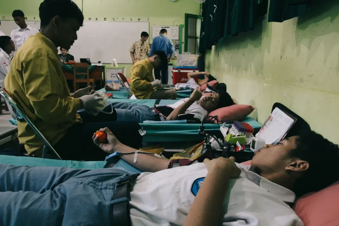 PMR Wira SMA MTA bekerja sama dengan Palang Merah Indonesia (PMI) Kota ...